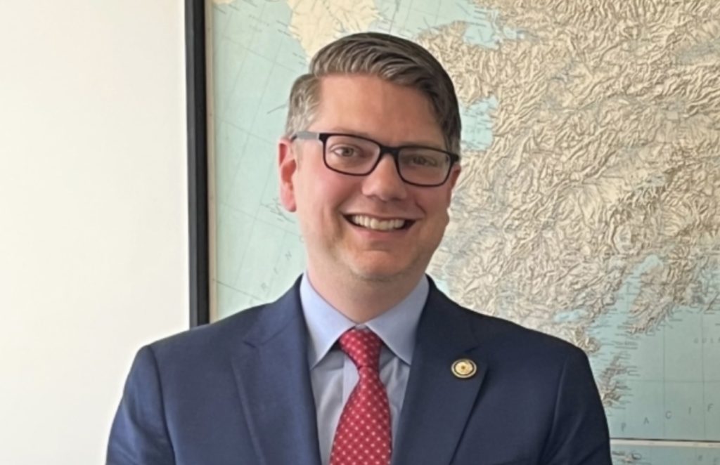 Begich shatters Alaska US House fundraising record with nearly $1 ...